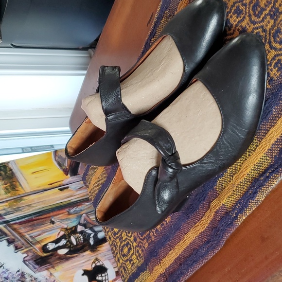 gentle souls | Shoes | Gentle Souls Leather Grapevine Mary Jane Size ...